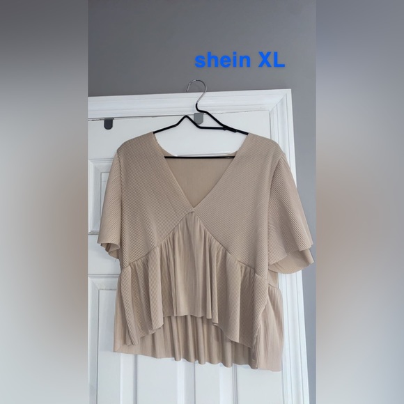 SHEIN | Tops | Super Cute Neutral Top | Poshmark